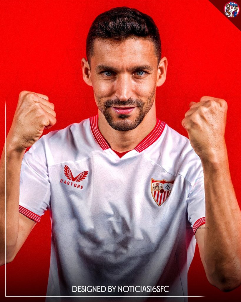 (Foto) Así luce Jesús Navas la nueva camiseta del Sevilla FC - Ficherio